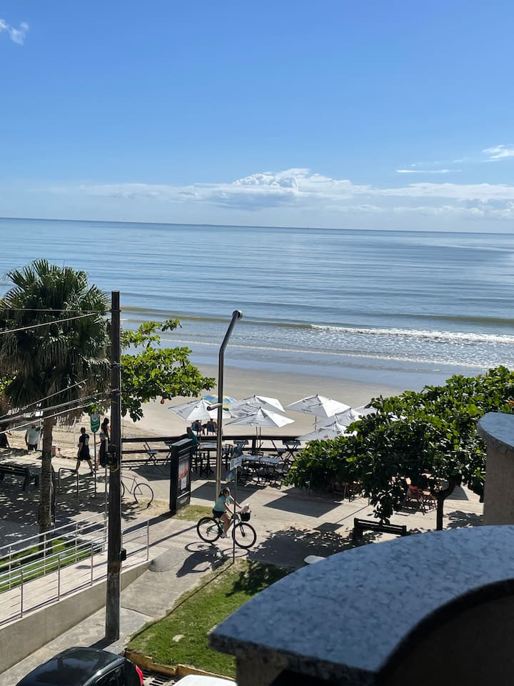 Frente Mar - Prático Aconchegante E Bem Localizado - Itapema