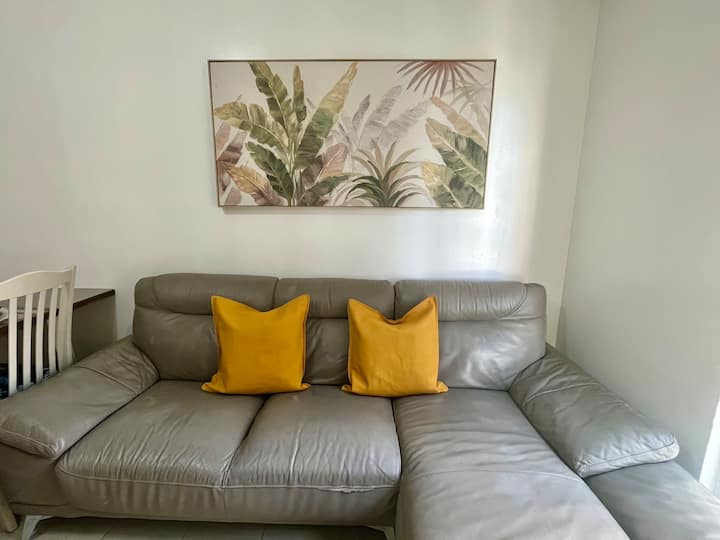 3br Pioneer Condo|boni Edsa Mrt Linked| W/netflix2 - Pasig