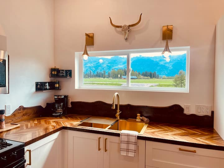 Sunrise Earth Home, Modern Rustic Luxury By Gnp - Glacier National Park