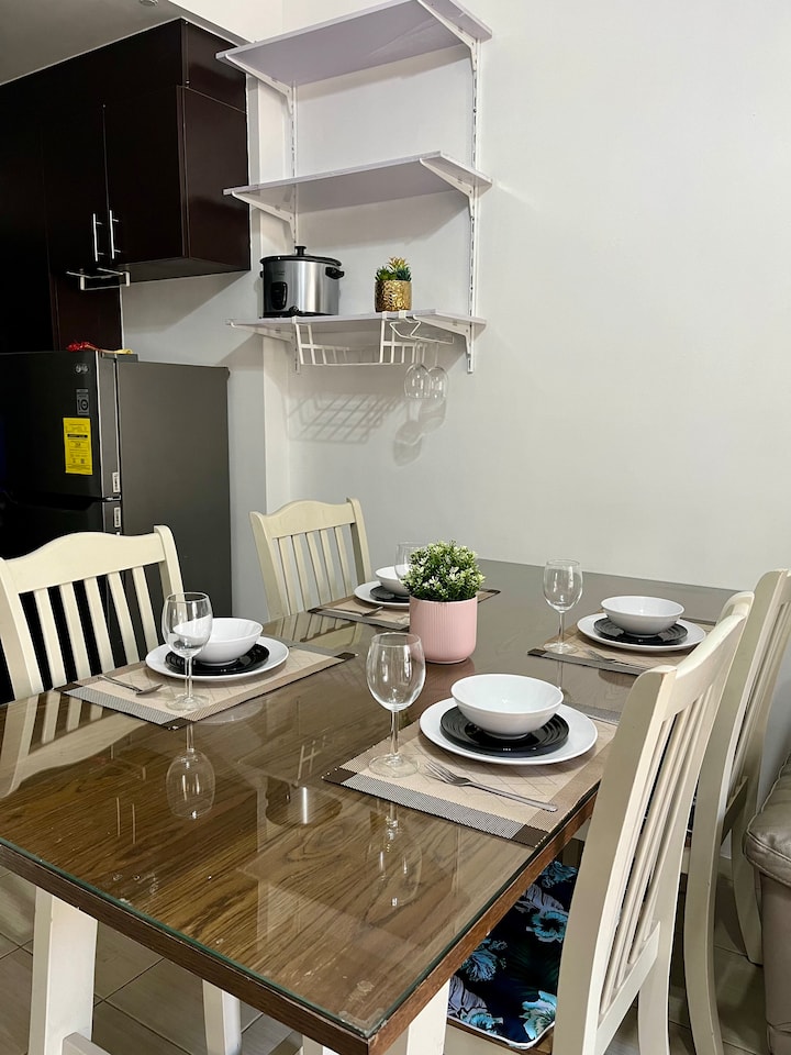 3br Spacious Pioneercondo|steps From Mrt|fastwi-fi - Taguig