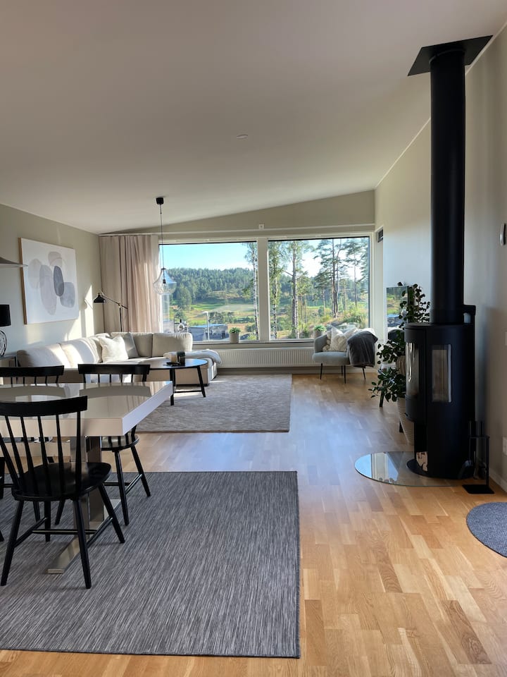Fint Hus Med Vacker Utsikt öVer Hills Golfklubb - Gothenburg