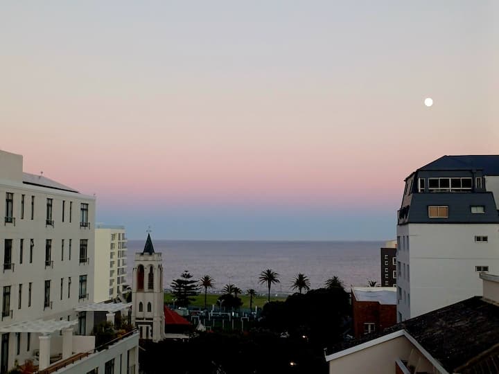 Sea Views, Sunsets, Shops - Location! - Cidade do Cabo