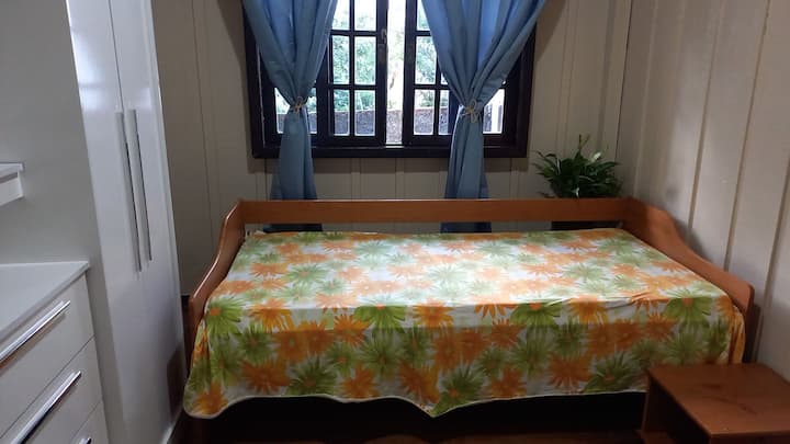 1 Quarto De Solteiro - Araucária