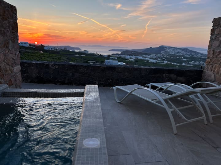 Aroma Cavas With Private Jaccuzi - Santorini