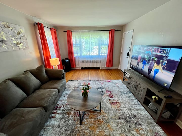 Cincyshortstays Just Peachy King Apartment 4 - Cincinnati