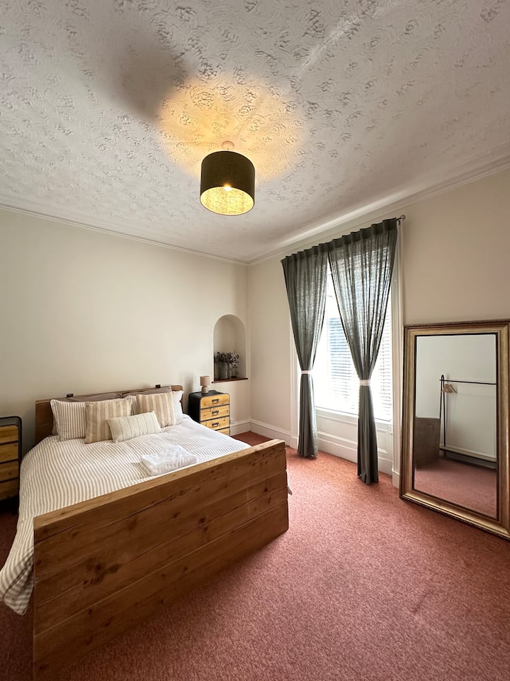 Spacious Double Room (Please Read The Description) - Aberdeen