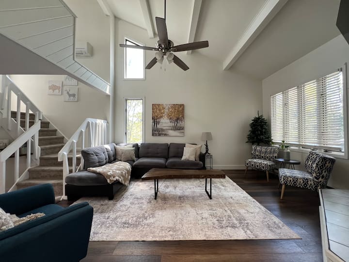 Mountain Escape-lake Ski Hot Tub - Lake Harmony, PA