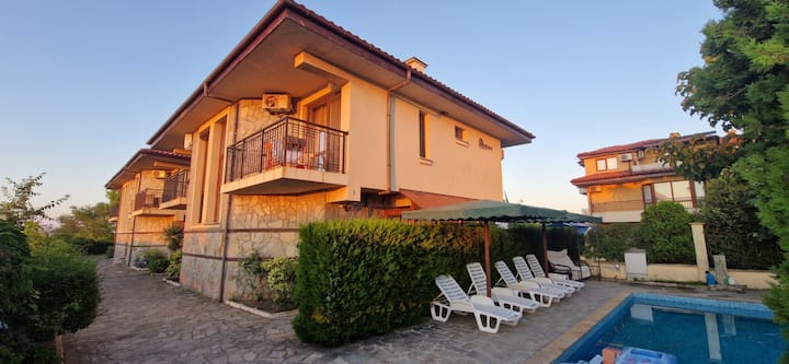 Таунхаус Антик 
Sozopol Sea View House With Pool - Bulgaria