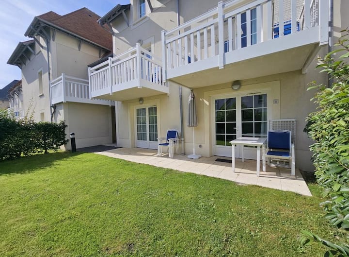 Ap. Avec Jardin Dans Residence Odalys Avec Piscine - Cabourg
