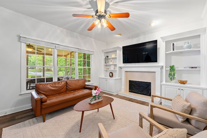 Modern 5br Home + Cozy Sunroom/ Near Mall Of Ga - Suwanee, GA