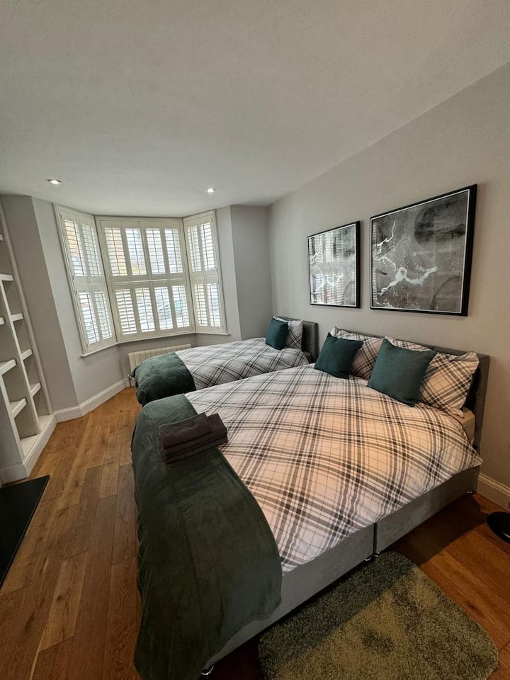 Brentford Guest Rooms 28- Triple Room 1 - Brentford