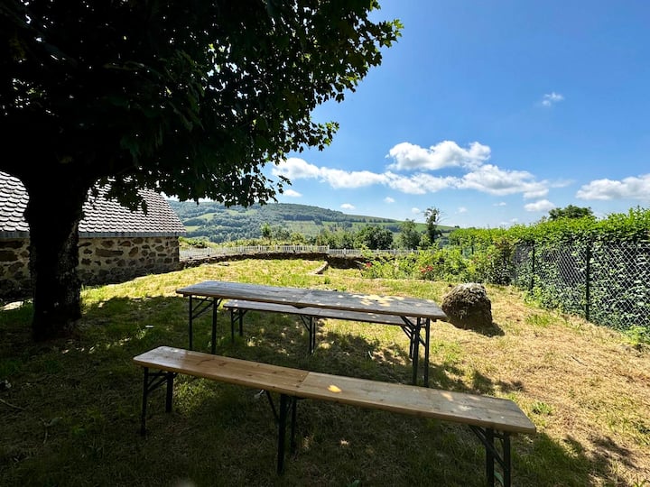 Maison Cantalienne De Charme, Conviviale & Cosy - Cantal
