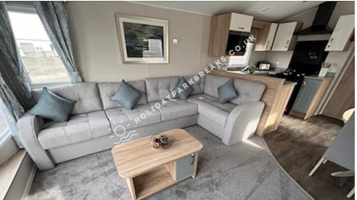 Bright & Spacious 3-bedroom Retreat On West Sands - West Wittering