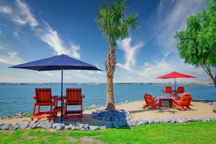 Beautiful Waterfront Villas - Hampton