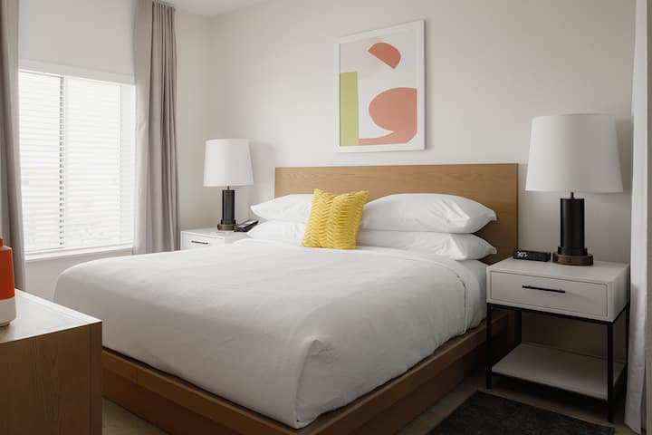 New 2 Bedroom Pool Access Safe Central Location - Huntsville, AL