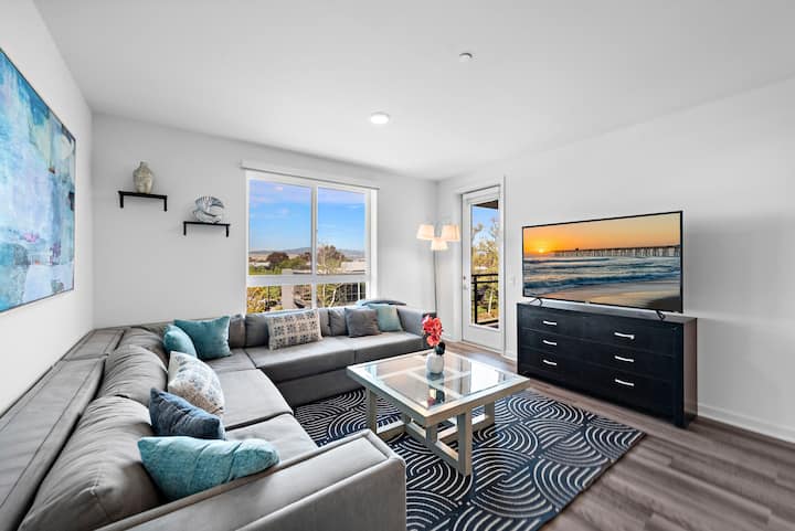 Escape To Serenity: Luxurious 3-bedroom Retreat - Costa Mesa, CA