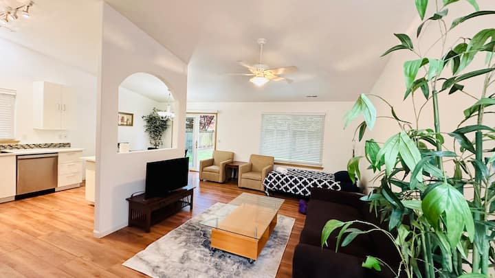 Entire House/fenced Yard/garage - Mukilteo, WA