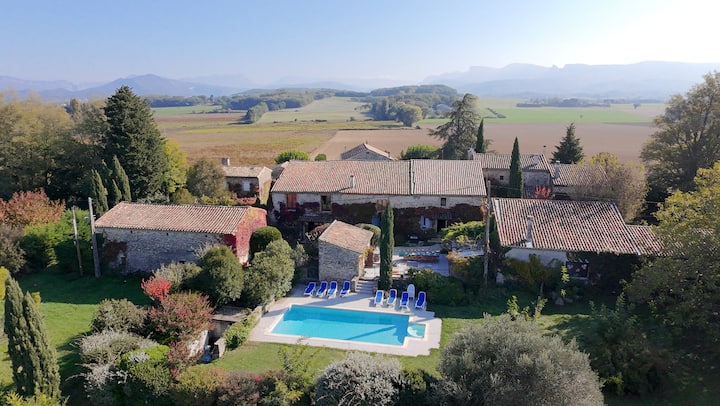 Mas De Saint Gervais Gite De Groupe Et Salle - Montélimar