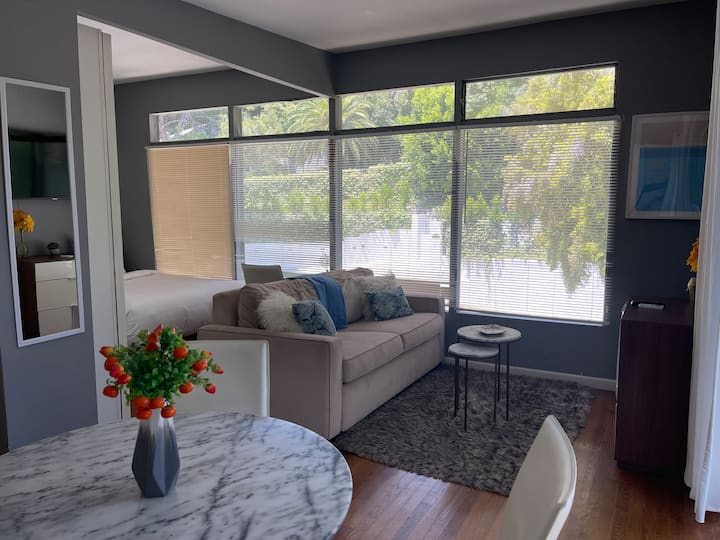 Los Feliz Hideaway Home - Expansive Outdoor Patio - Los Angeles, CA