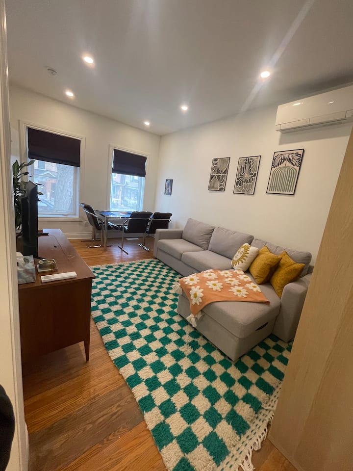 Junction Triangle Gem - Main Floor Flat - Toronto