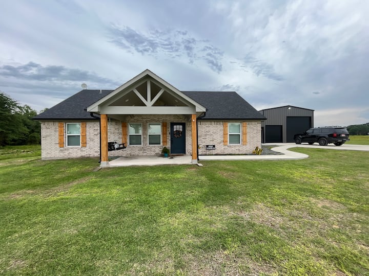Brand New . Hidden Hills Lake House.hot Tub. - Lake Texoma