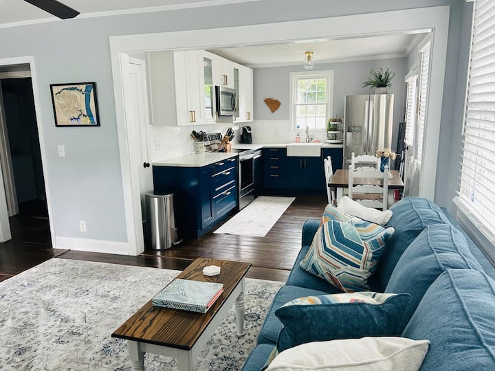 Cozy Cottage In Park Circle With Outdoor Oasis - Charleston, SC