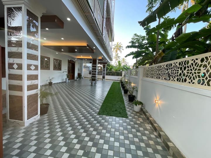 Heavenstone - 1bhk (Non Ac) Fully Furnished - Kochi