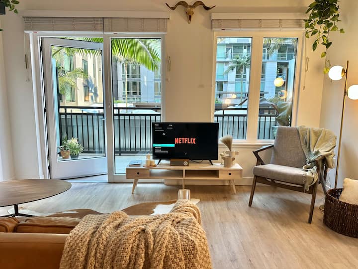 Resort Like Experience In Dtla - Little Tokyo - Los Angeles