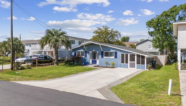 Seaside Serenity: 3br W/pool, Walk To The Beach! - Little River, SC