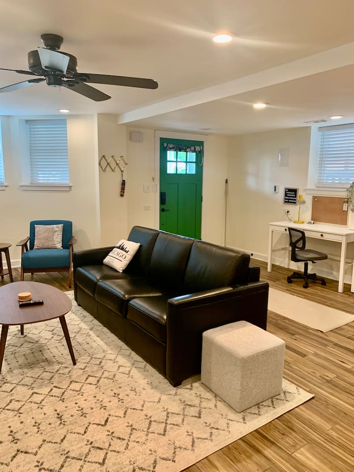 Entire Garden Unit - 1 Bed 1 Bath - 7.5 Ft Ceiling - Niles, IL