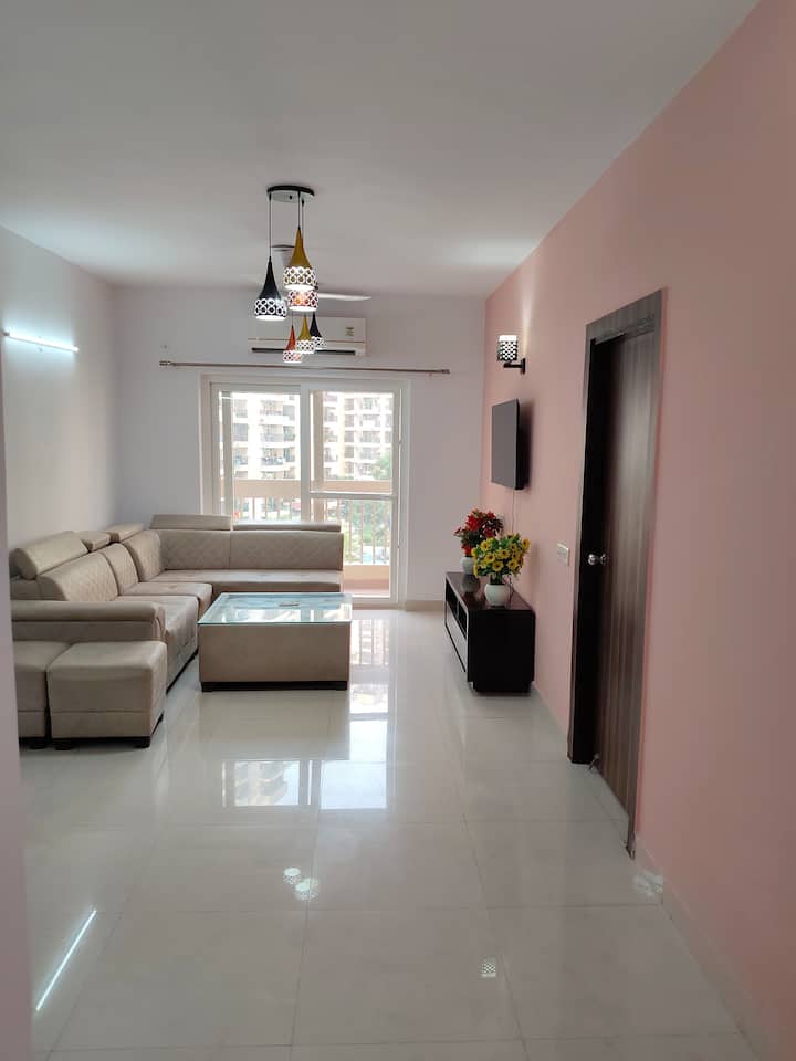 4bhk Luxury Apartment. - Noida
