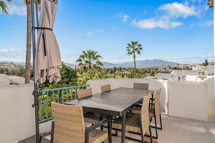 Casa Mariana: Penthouse, Golf And Mountain Views - Mijas