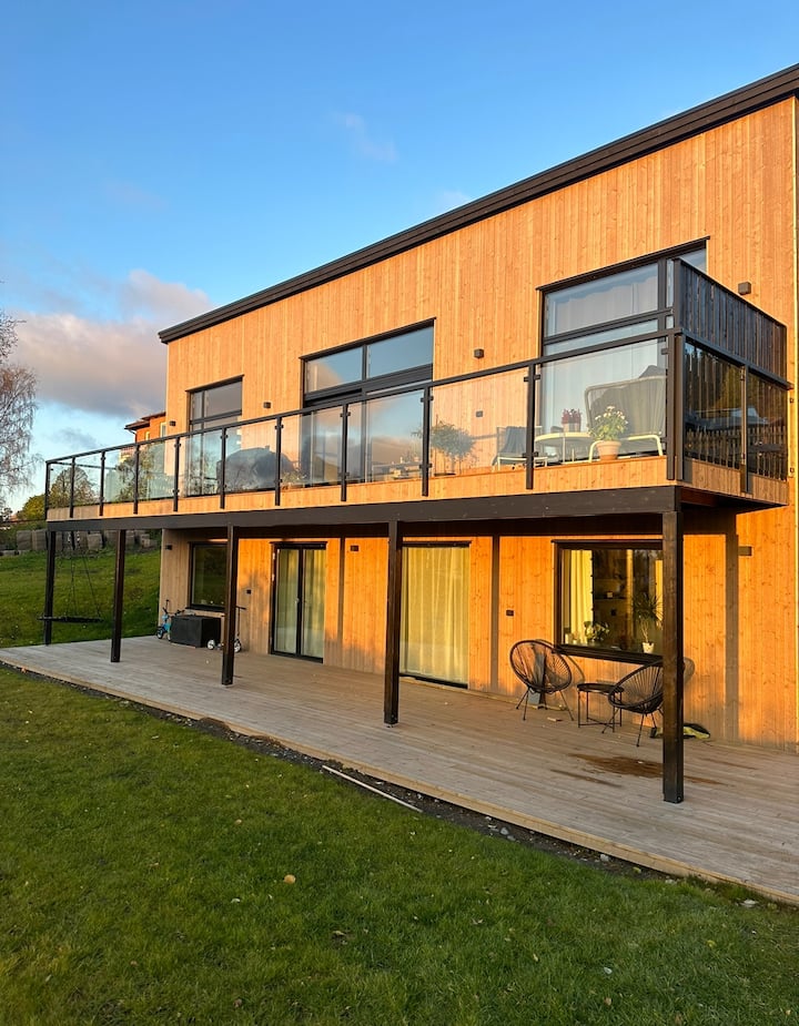 Nybyggd Villa Centralt På Frösön - Östersund