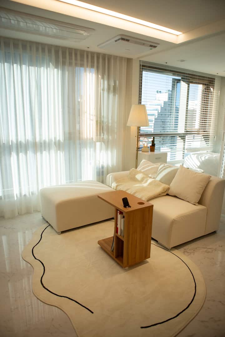 Eunyoo Stay 은유 스테이 - Seoul