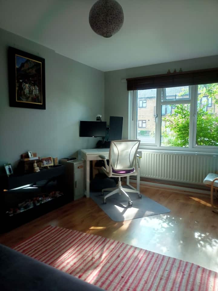 Quiet And Cosy Room. - Cambridge