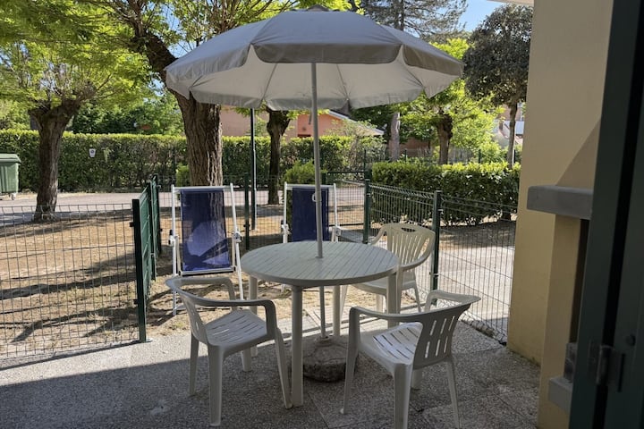 Villa Relaxante Avec Aire De Jeux Et Piscine - Bibione