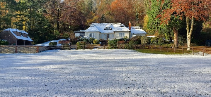 Heavenly Hampshire Luxury Home & Gardens - Petersfield