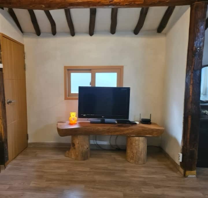 진평 스테이 세모방
주말평일 예약가능합니다
공일공삼오일삼육칠구오 방필요하신분연락주세요 - Gyeongju-si