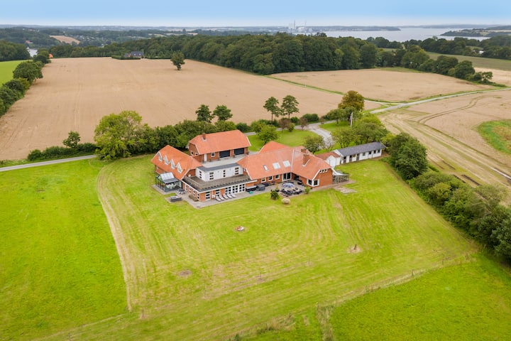 Hyggelig Landeidyl Med Komfort Og Panoramaudsigt - Kolding