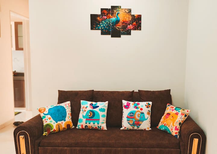 A Cozy And Luxurious Retreat In Thane - Thane