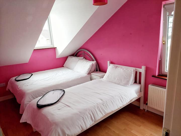 Homely Room In Raheen Limerick - Shannon