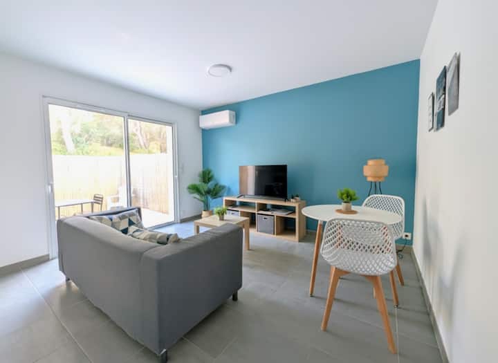 Joli T2 Climatisé Avec Terrasse Et Parking Privé - Marignane