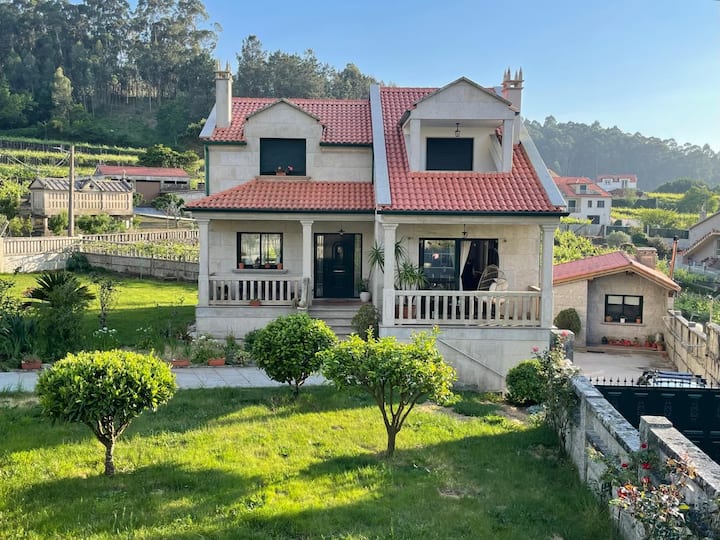 "Casa Pancho" 
Frente A La Lanzada - Marín