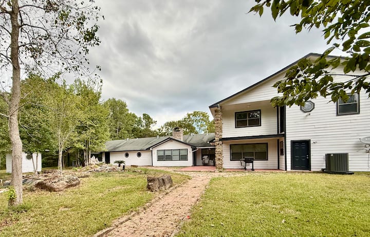 Big Family Gathering- 8 Bedrooms-14 Beds - Cleveland, TX