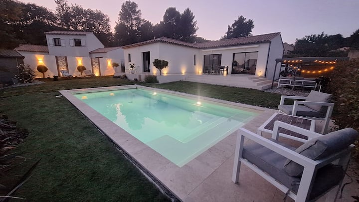 Maison  Avec  Piscine Chauffée Et Billard - Pertuis