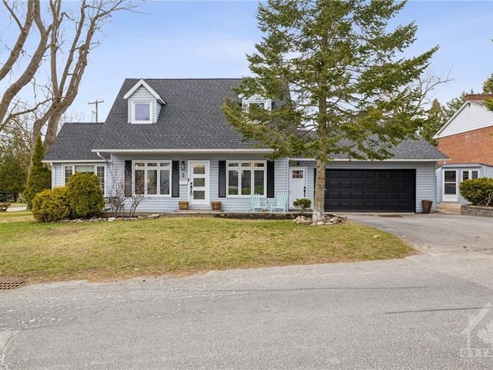 Stylish 3bdr Home | Walk To Waterfront & Dining - Brockville