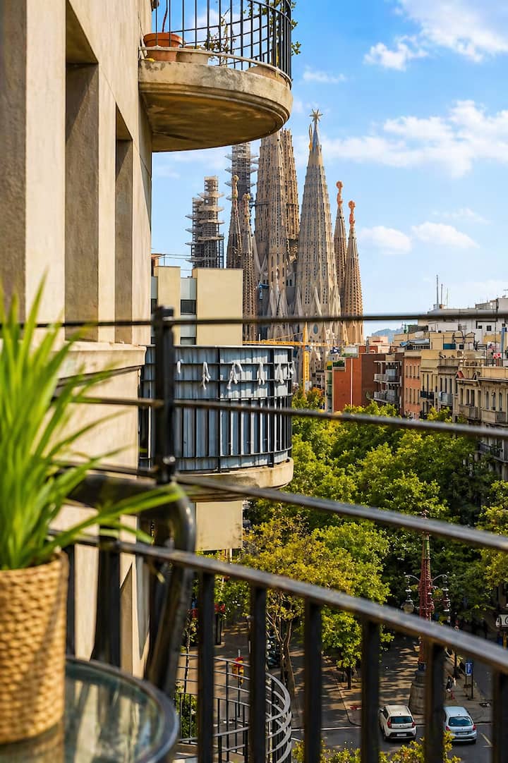 Sagrada Familia View 3b 1.5b .  Newly Renovated - Barcelona