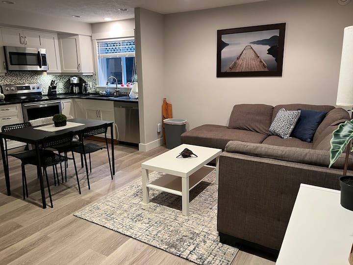 Broughton Place - 2 Bedroom Guest Suite - Nanaimo