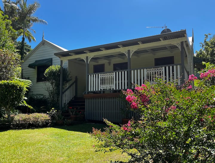 The Gardener's Cottage. - Australie