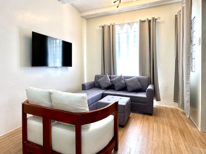 Sta Rosa Heights Gem W/ Big Garage Near Nuvali - Silang